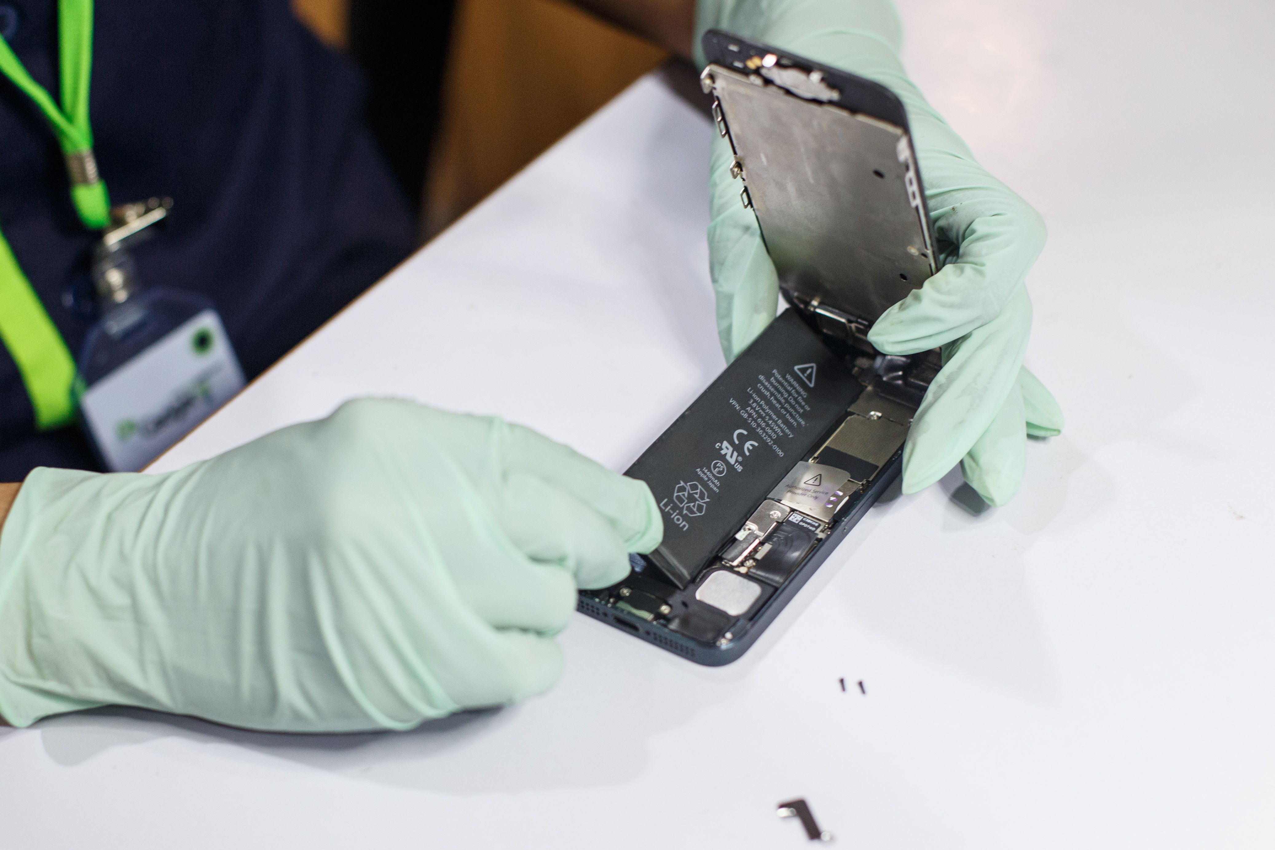 Jasa Perbaikan & Service iPhone (Semua Series) • Dr Gadget